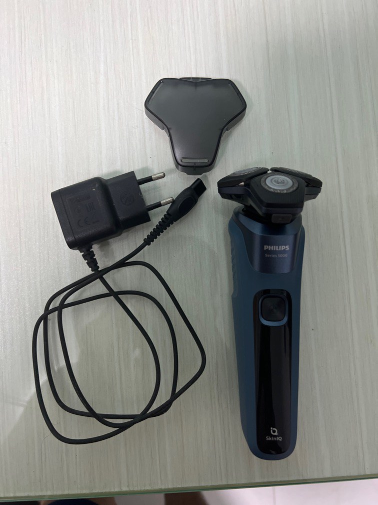 Philips Shaver s5000, Beauty & Personal Care, Men's Grooming on Carousell