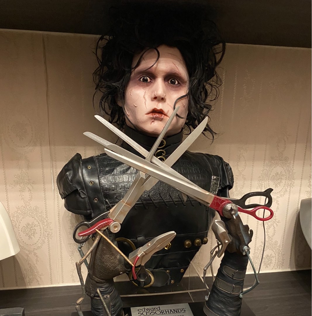 Rare Edward scissors hand life size bust prop, Hobbies & Toys, Toys ...