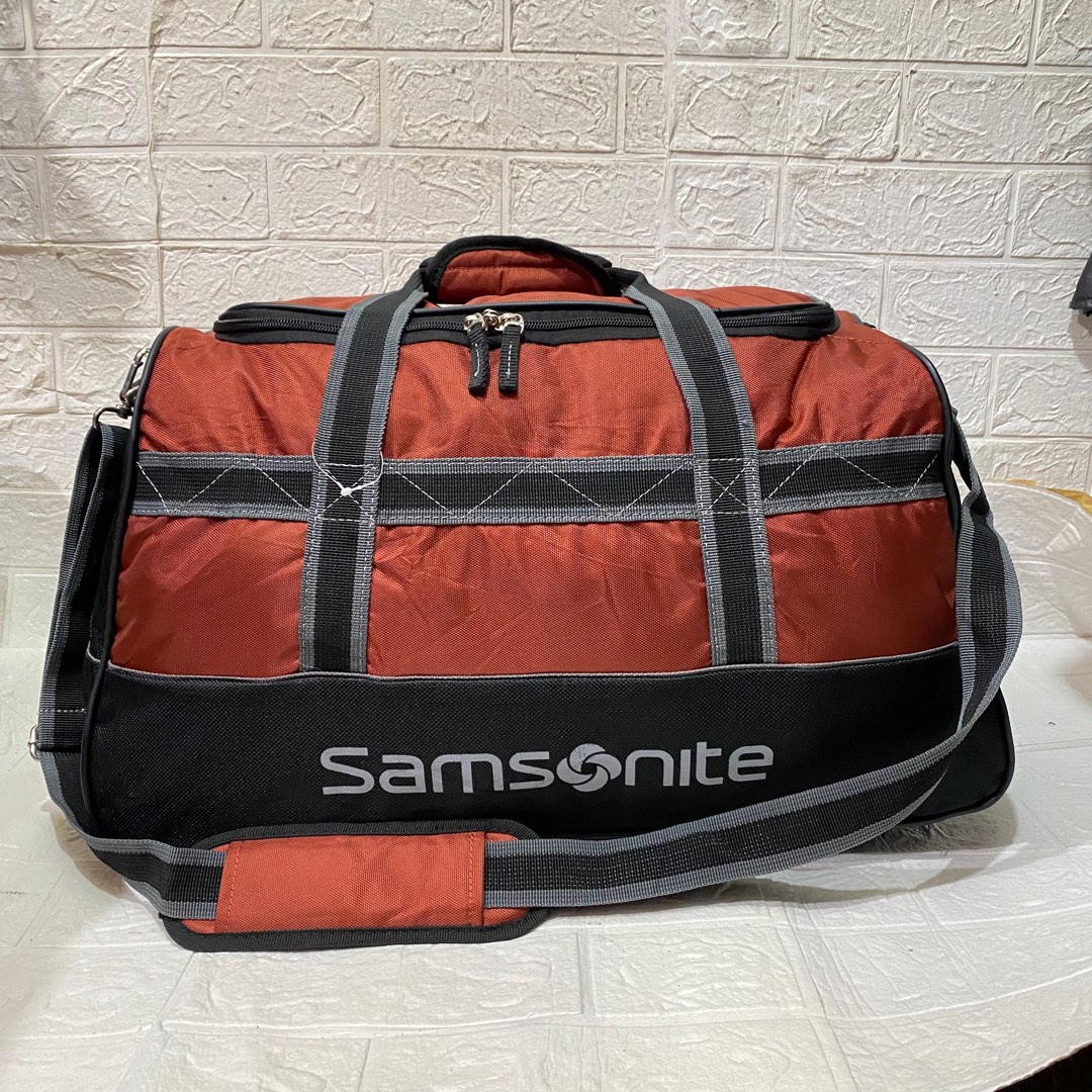 SAMSONITE RED DUFFLE BAG TAS MINGGAT SAMSONITE, Fesyen Pria, Tas ...