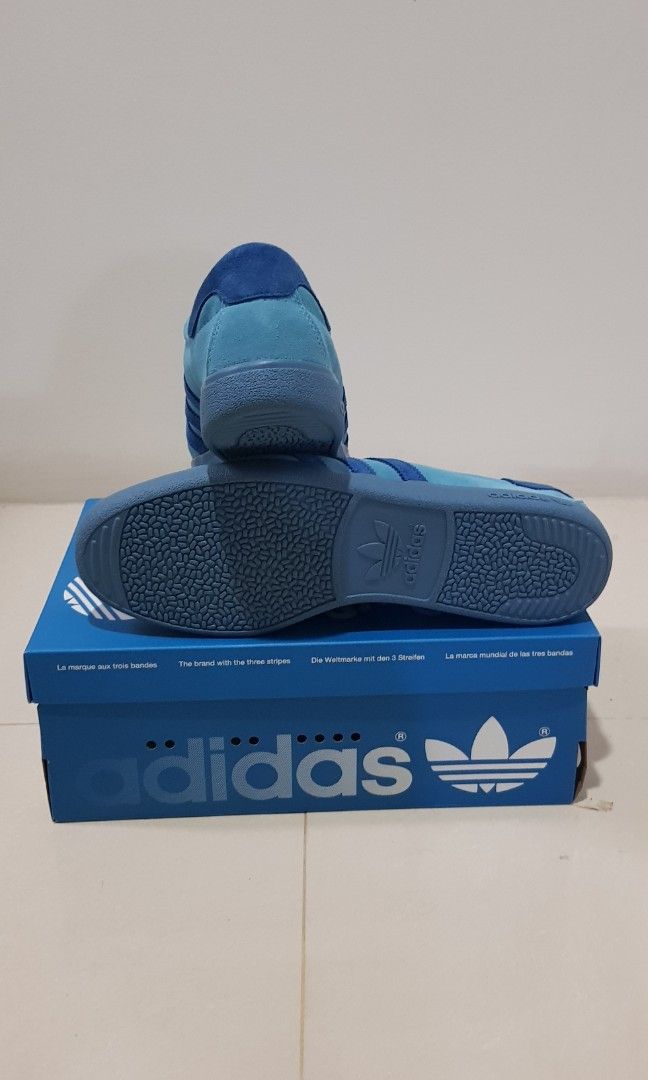 Sepatu Adidas Bali Island, Fesyen Pria, Sepatu , Sneakers di Carousell