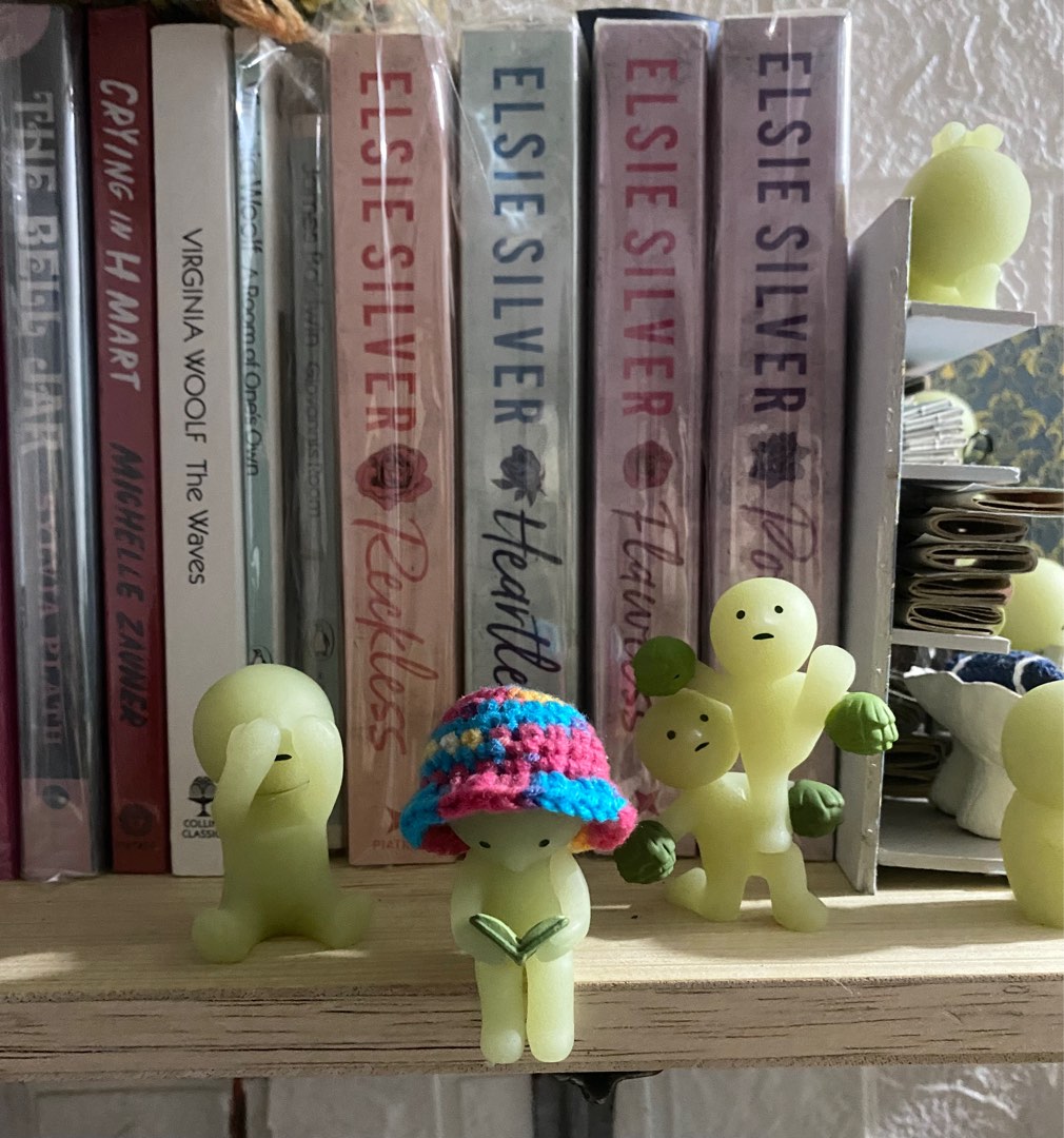 Story telling/Reading smiski set, Hobbies & Toys, Toys & Games on Carousell