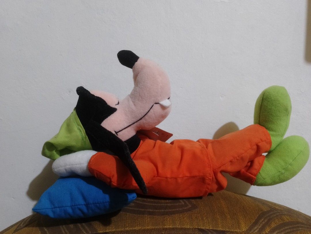 Vintage 1998 Disney/Sega Sleeping Goofy collectible stuffed toy ...
