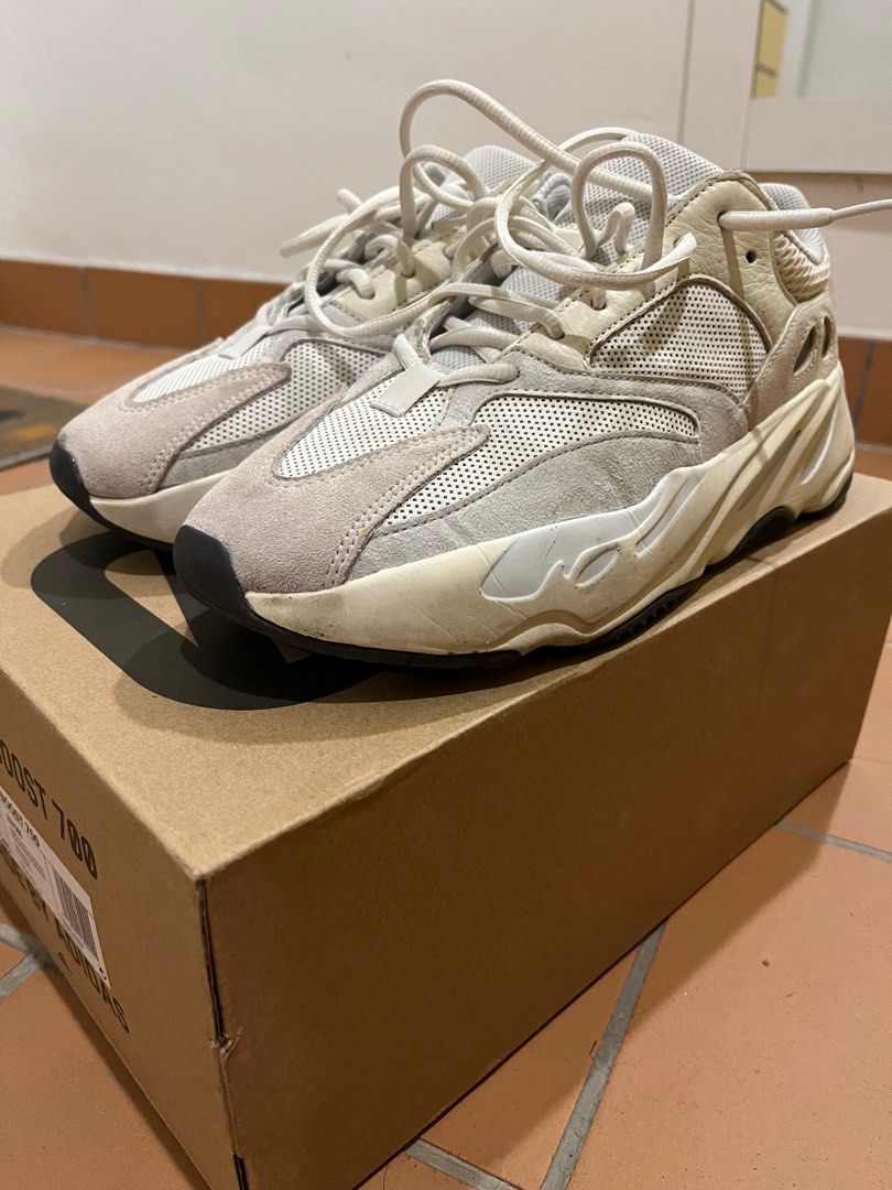 Yeezy 700 analog OG, Men's Fashion, Footwear, Sneakers on Carousell