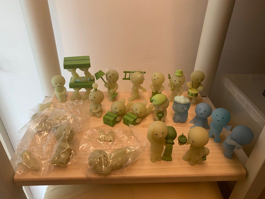 assorted smiskis (work, moving, cheer, series 1, toilet, dressing ...