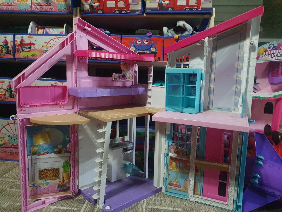 Barbie malibu house, Hobbies & Toys, Toys & Games on Carousell
