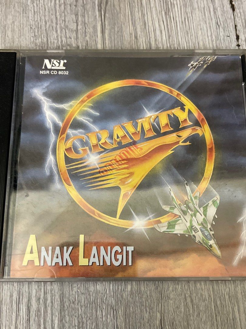CD - KUMPULAN GRAVITY, Hobbies & Toys, Music & Media, CDs & DVDs on Carousell