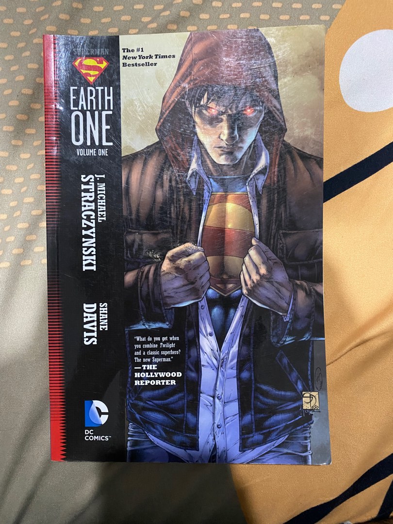 DC’s Superman: Earth One by J. Michael Straczynski, Buku & Alat Tulis ...