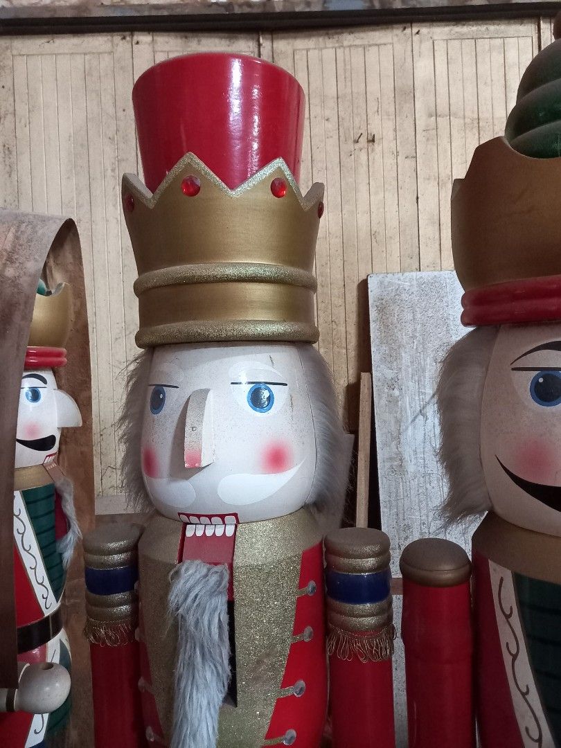 Giant Human Size Nutcracker, Hobbies & Toys, Collectibles & Memorabilia ...
