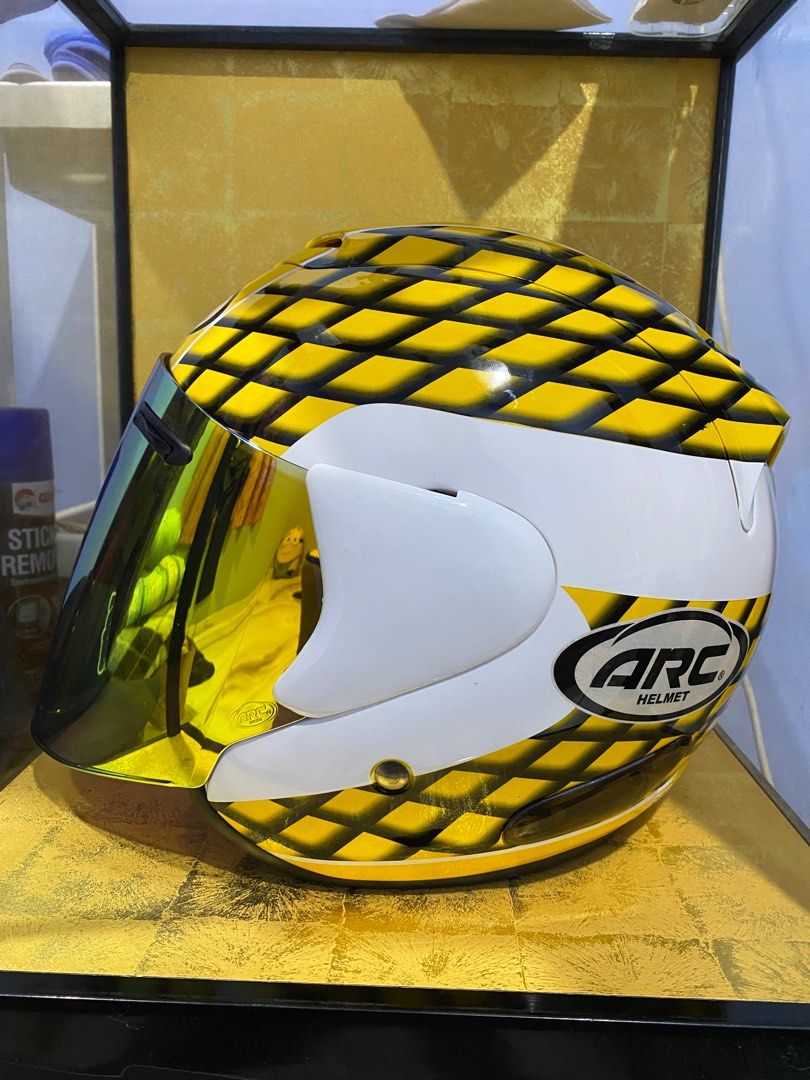 Helmet arc taira limited edition free visor gold, Motorbikes on Carousell