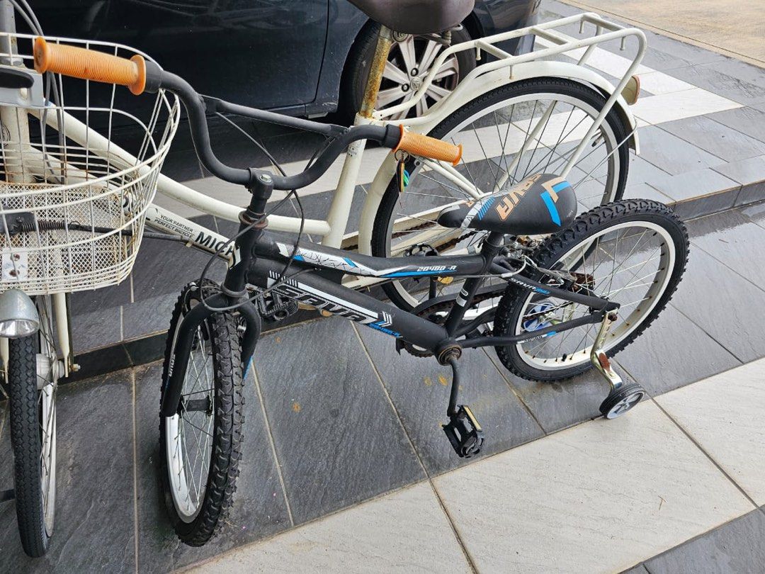 Kids bicycle basikal budak with training wheels, Sports Equipment ...