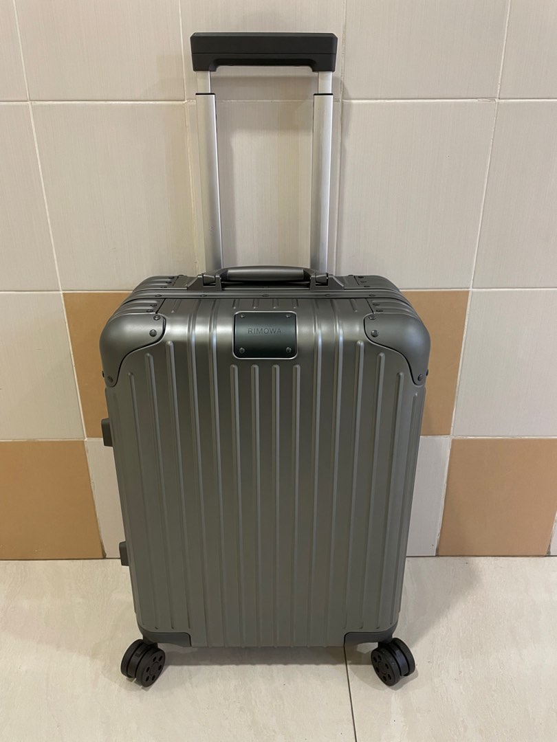 Koper Rimowa cabin, Barang Mewah, Tas & Dompet di Carousell