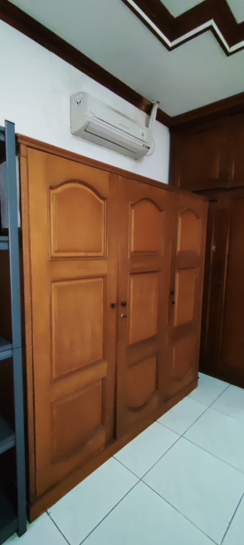 Lemari Multiplex Solid Jati 3 Pintu, Perabotan Rumah di Carousell