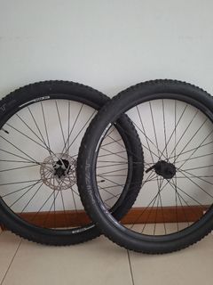 Entity XL3 700C Clincher Wheelset (Rim, Tubeless ready), Sports ...