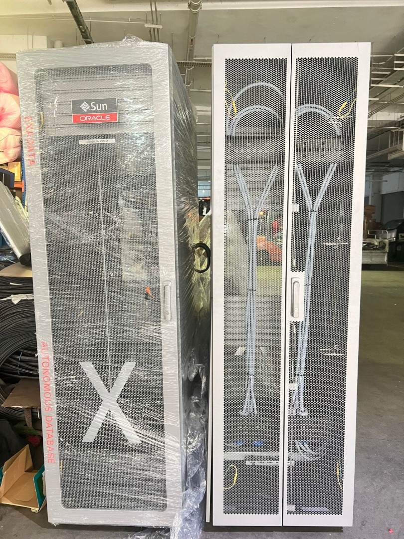 Oracle Sun Server Rack- 42U 1200 x 600, Furniture & Home Living ...