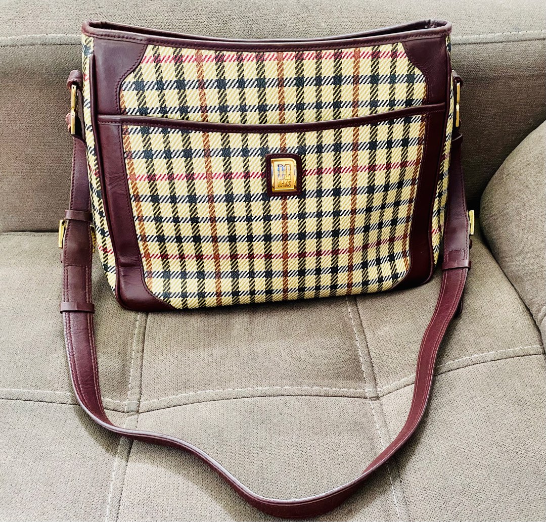 Original DAKS London Crossbody Bag, Women's Fashion, Bags & Wallets ...