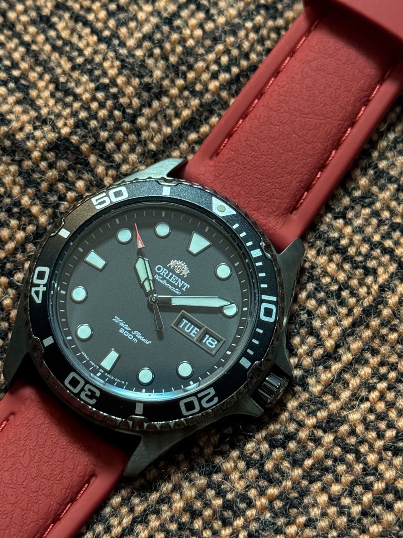 Rare Orient Ray 2 Raven with Red Strap, Men's Fashion, Watches ...