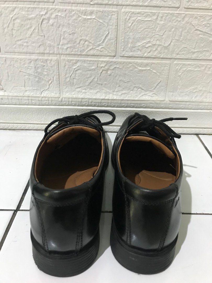 Sepatu Clarks Original Formal, Fesyen Pria, Sepatu , Sepatu Formal di ...