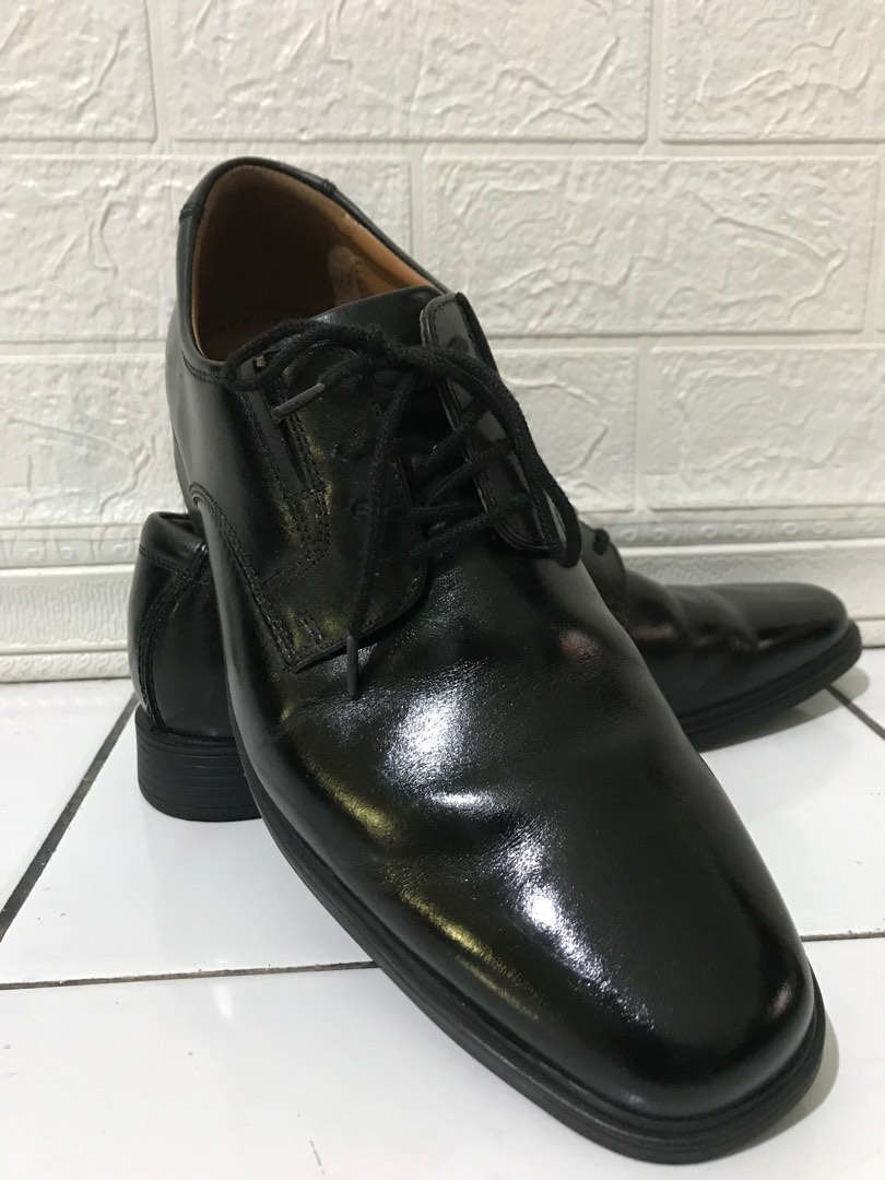 Sepatu Clarks Original Formal, Fesyen Pria, Sepatu , Sepatu Formal di ...