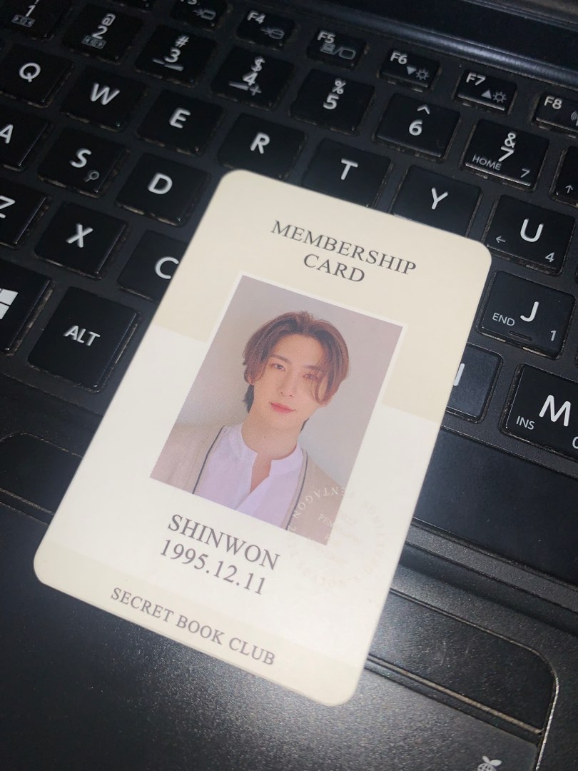 WTS Pentagon Shinwon Seasons Greeting ID Card, Hobbies & Toys, Collectibles & Memorabilia, K ...