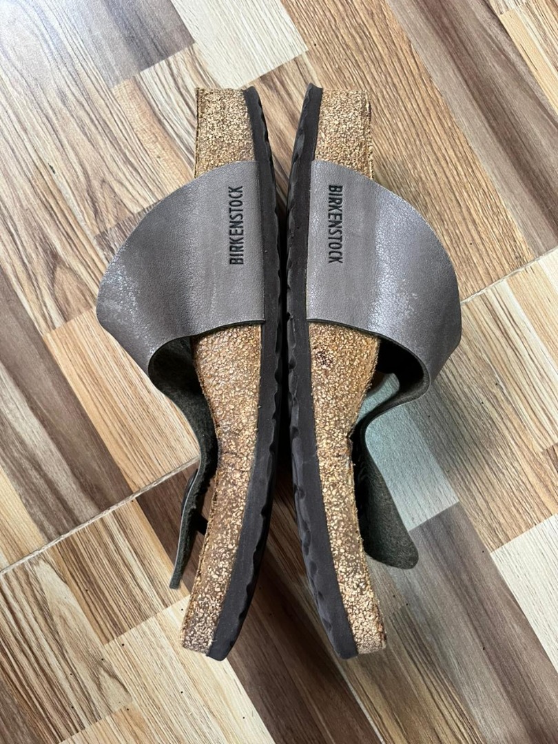 Birkenstock Gizeh, Men's Fashion, Footwear, Slippers & Slides on Carousell