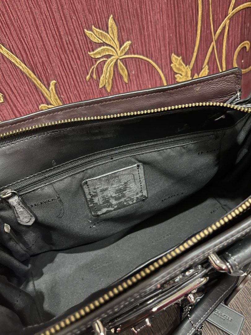 Coach Swagger, Fesyen Wanita, Tas & Dompet di Carousell