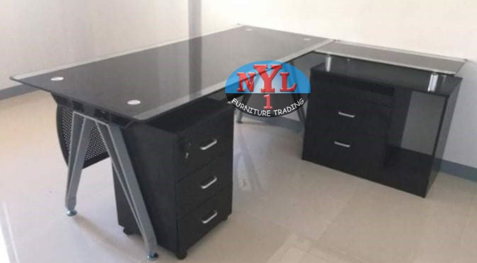 EXECUTIVE TABLE / L-SHAPE - GLASS TOP / OFFICE PARTITION, Furniture ...