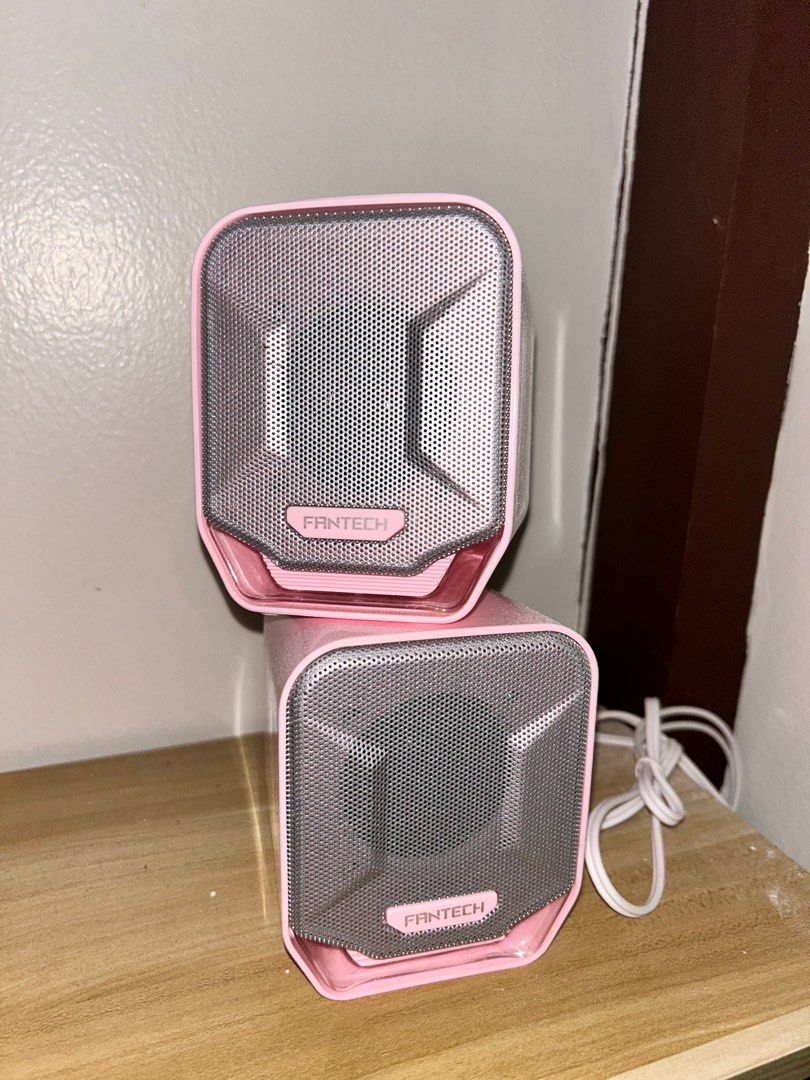FANTECH PINK SPEAKER, Audio, Soundbars, Speakers & Amplifiers on Carousell