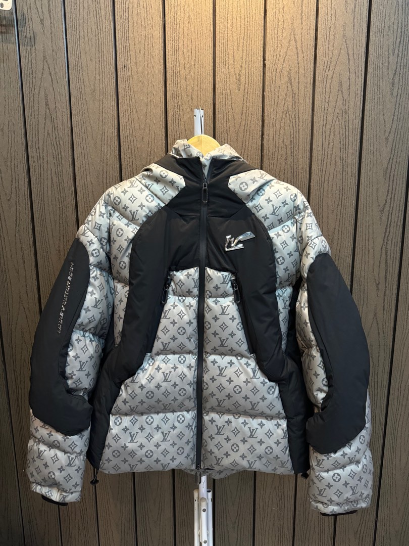 Hoodie Puffer LV Heat Reactive 2054 Original, Fesyen Pria, Pakaian ...