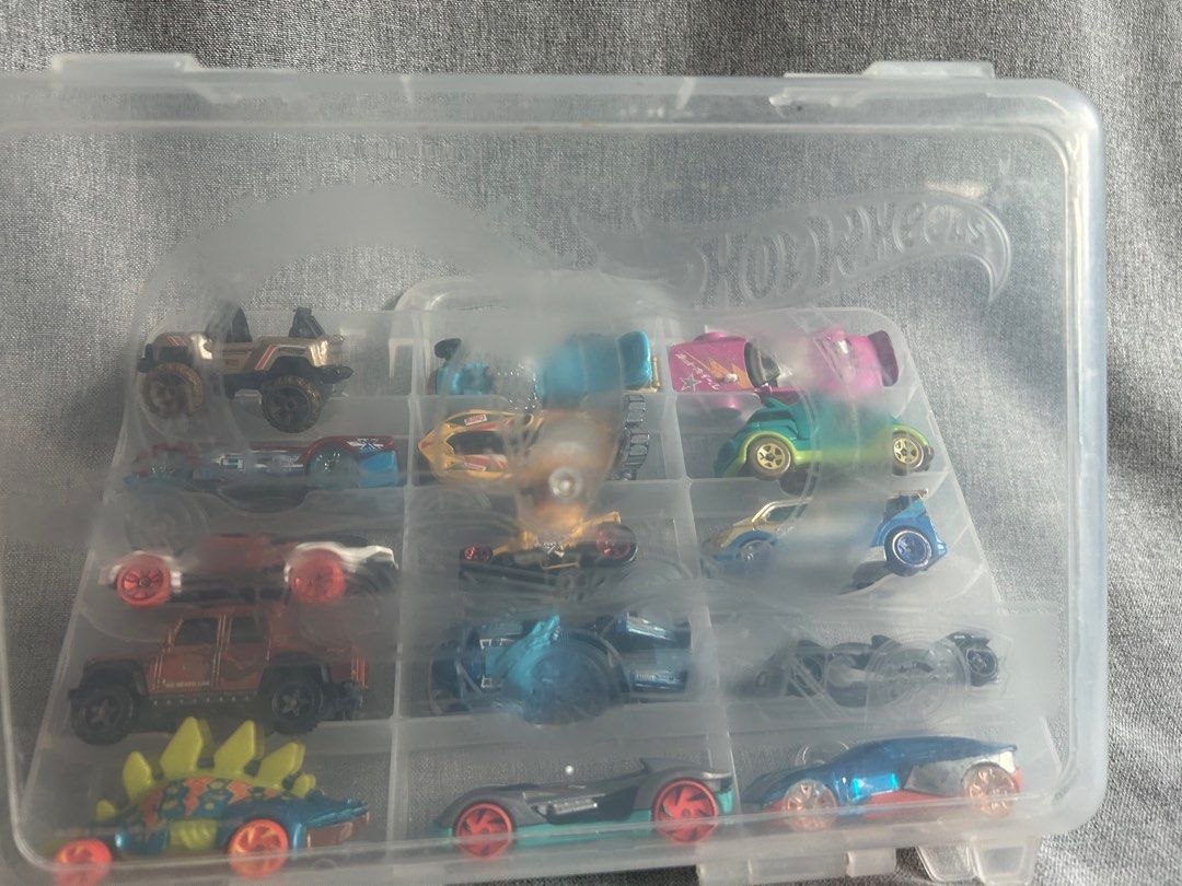 15 x Hot Wheels toy cars with plastic casing, Hobbies & Toys, Toys ...