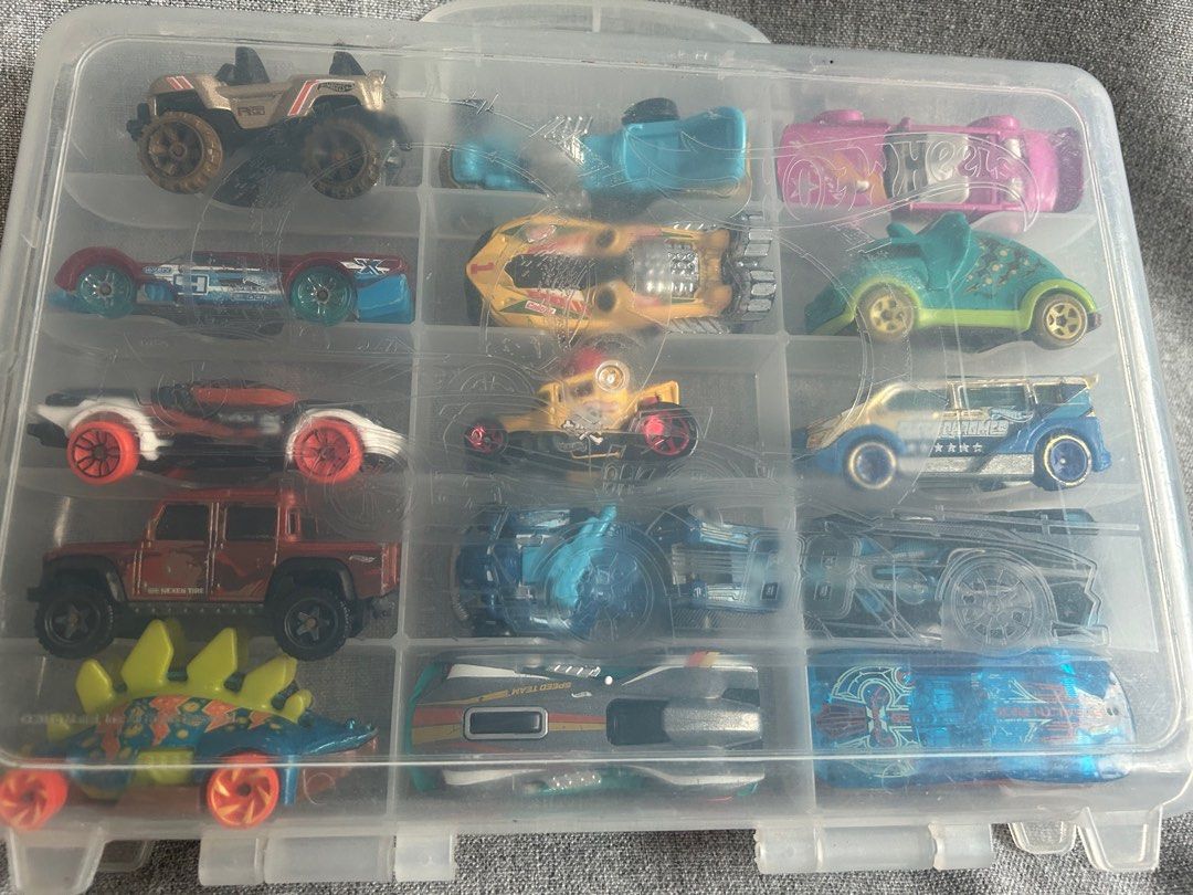 15 x Hot Wheels toy cars with plastic casing, Hobbies & Toys, Toys ...