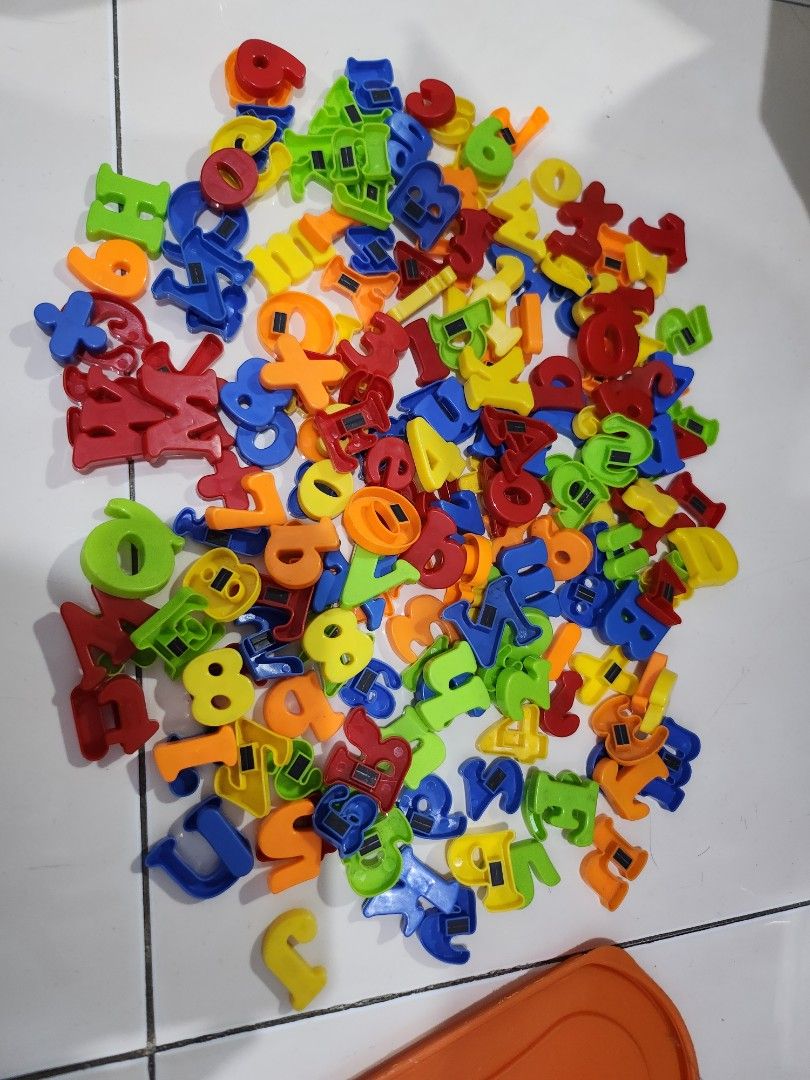 Huruf magnet abjad huruf besar kecil angka tanda baca, Toys ...