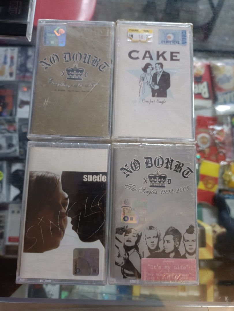 Kaset Lagu English Dan melayu, Hobbies & Toys, Music & Media, CDs & DVDs on Carousell