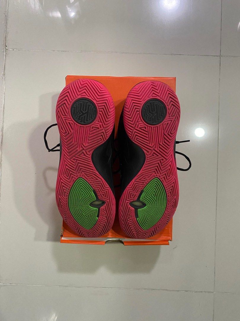 Kyrie Flytrap II EP w/ OG box, Men's Fashion, Footwear, Sneakers on ...
