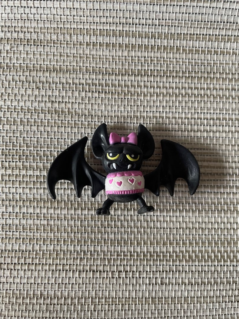 Monster High Draculaura Pet Bat Figure, Hobbies & Toys, Toys & Games on ...