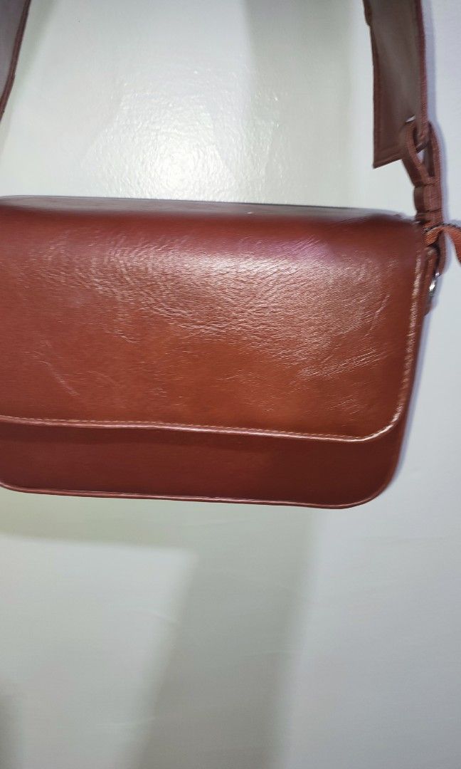 SELUSA - TAS BAHU, Fesyen Wanita, Tas & Dompet di Carousell