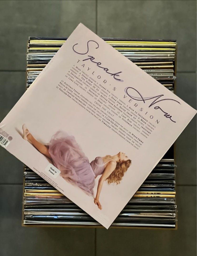 TAYLOR SWIFT DISC, Hobbies & Toys, Music & Media, Vinyls on Carousell