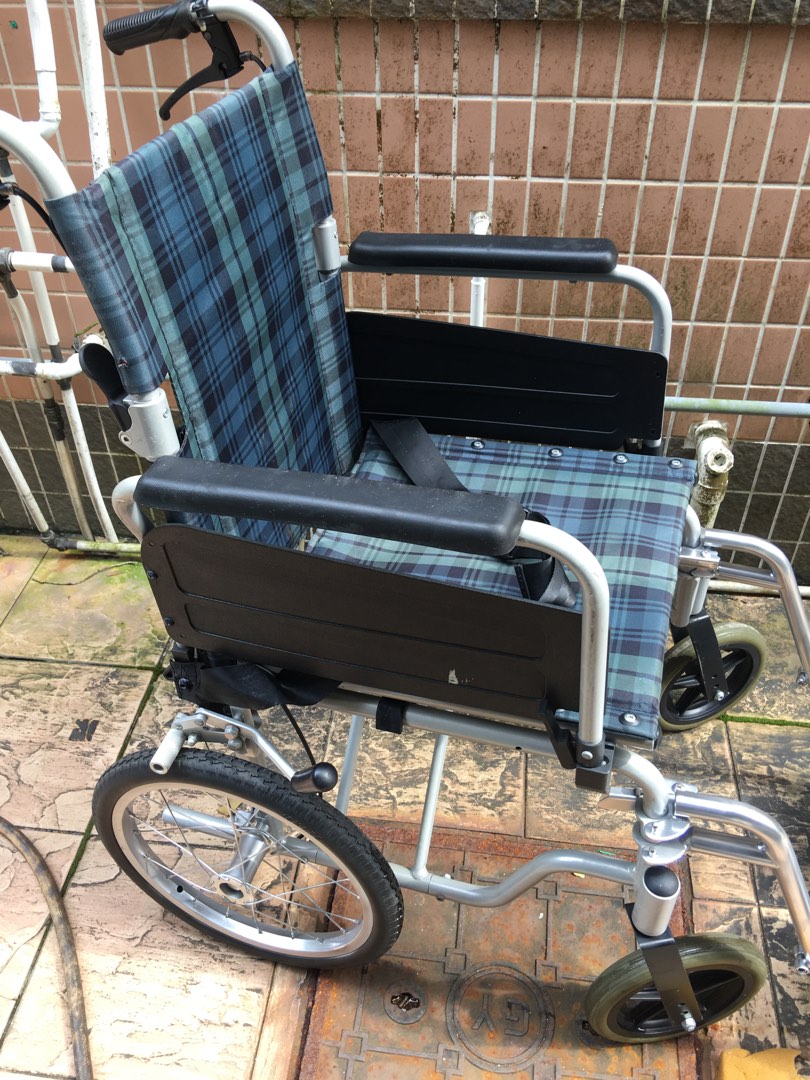 ALPHA Wheelchair good condition Sai Kung pick up, 傢俬＆家居, 傢俬, 椅子 - Carousell