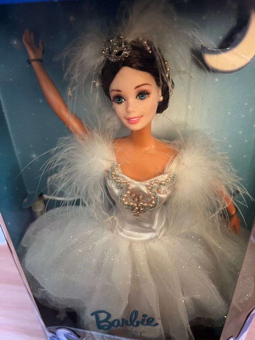 (SALE) Barbie Swan Queen, Hobbies & Toys, Toys & Games on Carousell