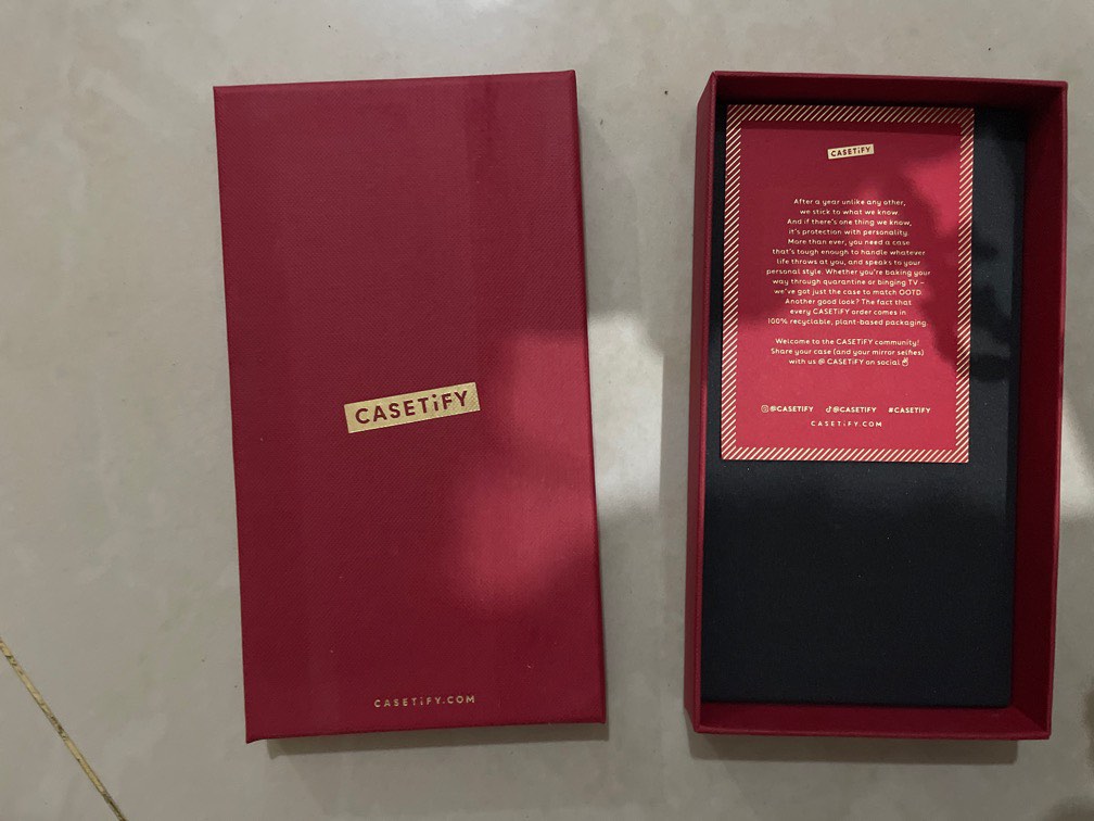 Dus Box Casetify, Fesyen Wanita, Aksesoris di Carousell
