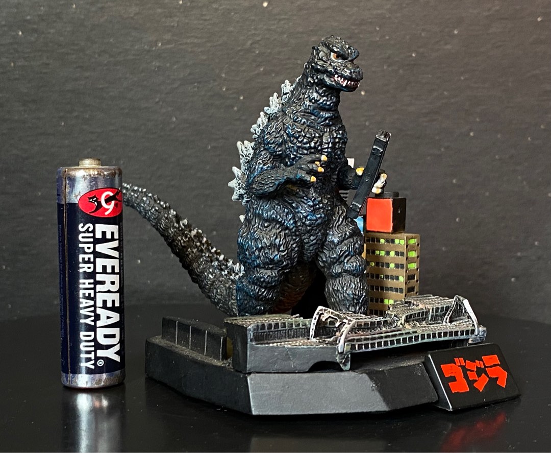 Godzilla diorama in Bandai building, Hobbies & Toys, Toys & Games on ...