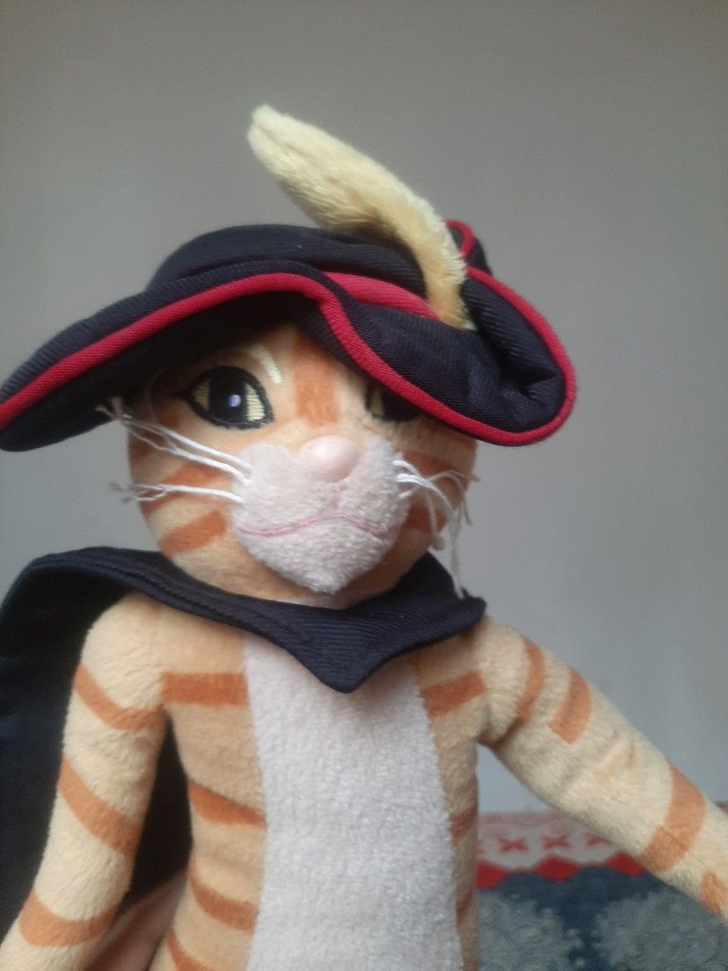 Kucing shrek puss boots ori, Toys & Collectibles, Mainan di Carousell