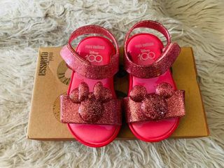 Mini melissa S9, Babies & Kids, Babies & Kids Fashion on Carousell