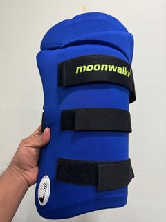 Cricket kit for boy/girl aged 10-12. SS helmet (S), Grey Nicolls ...