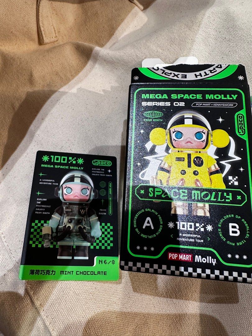全新Popmart Space Molly Mint Chocolate 薄荷朱古力, 嘢食 & 嘢飲, 包裝食物&即食食物 - Carousell