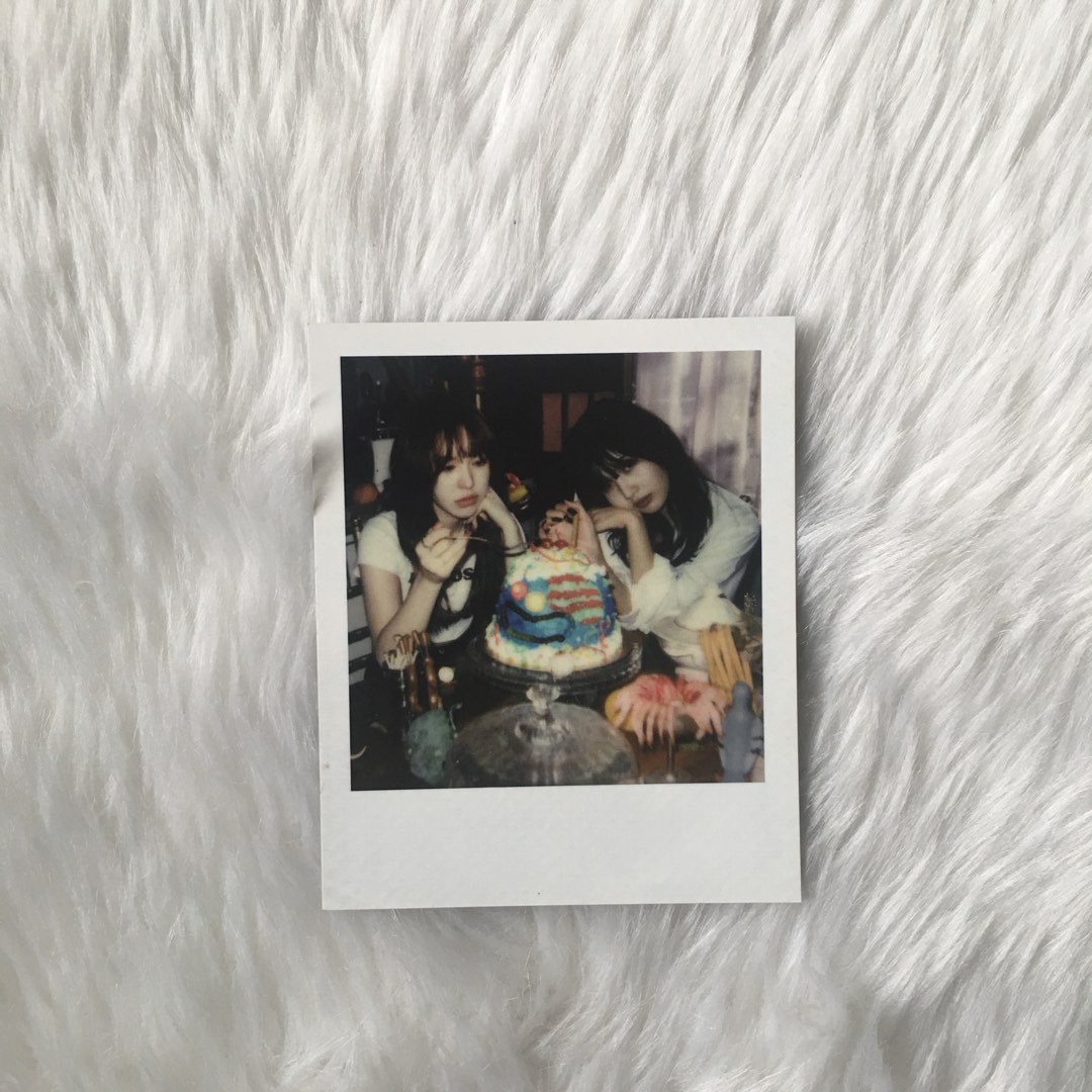 Red Velvet RV Birthday - Wendy Joy Unit Polaroid, Hobbies & Toys ...