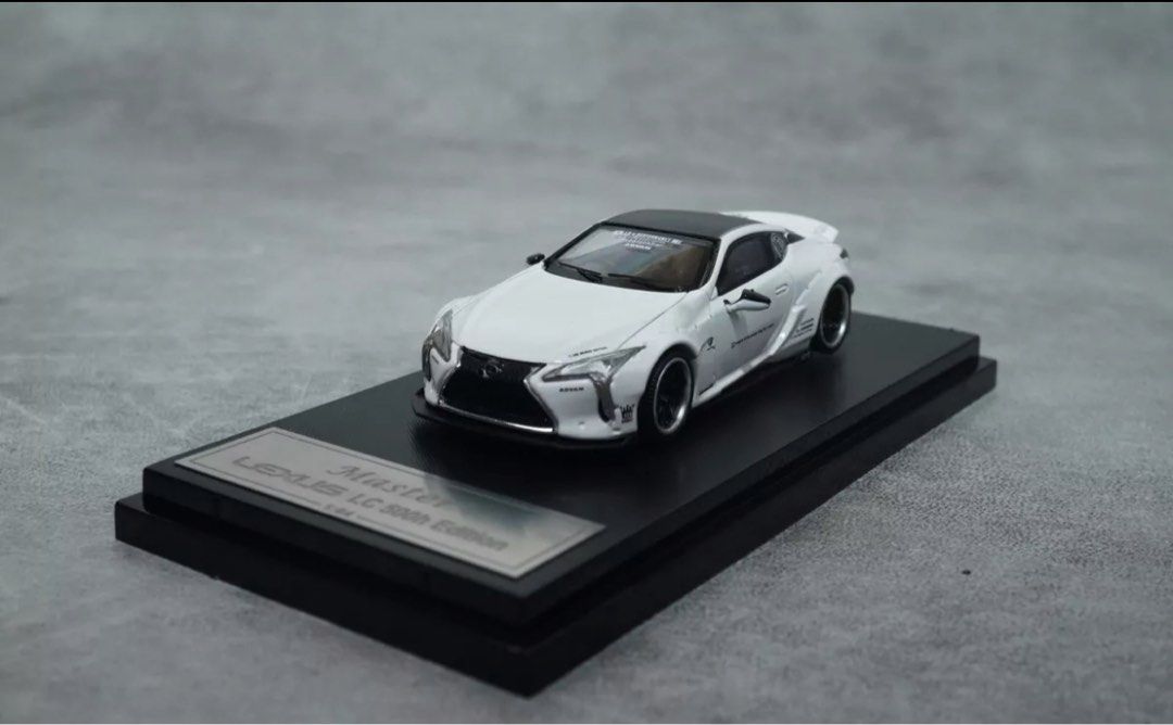 (SELL) 1/64 Master Lexus LC500 White & Red 兩部, 興趣及遊戲, 玩具 & 遊戲類 - Carousell