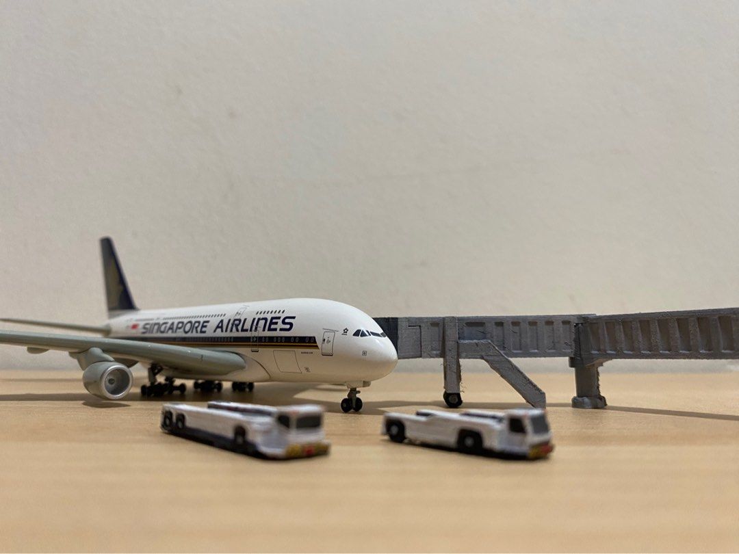 1:400 Scale Pushback truck GSE, Jetway for plane model. 3D printed ...