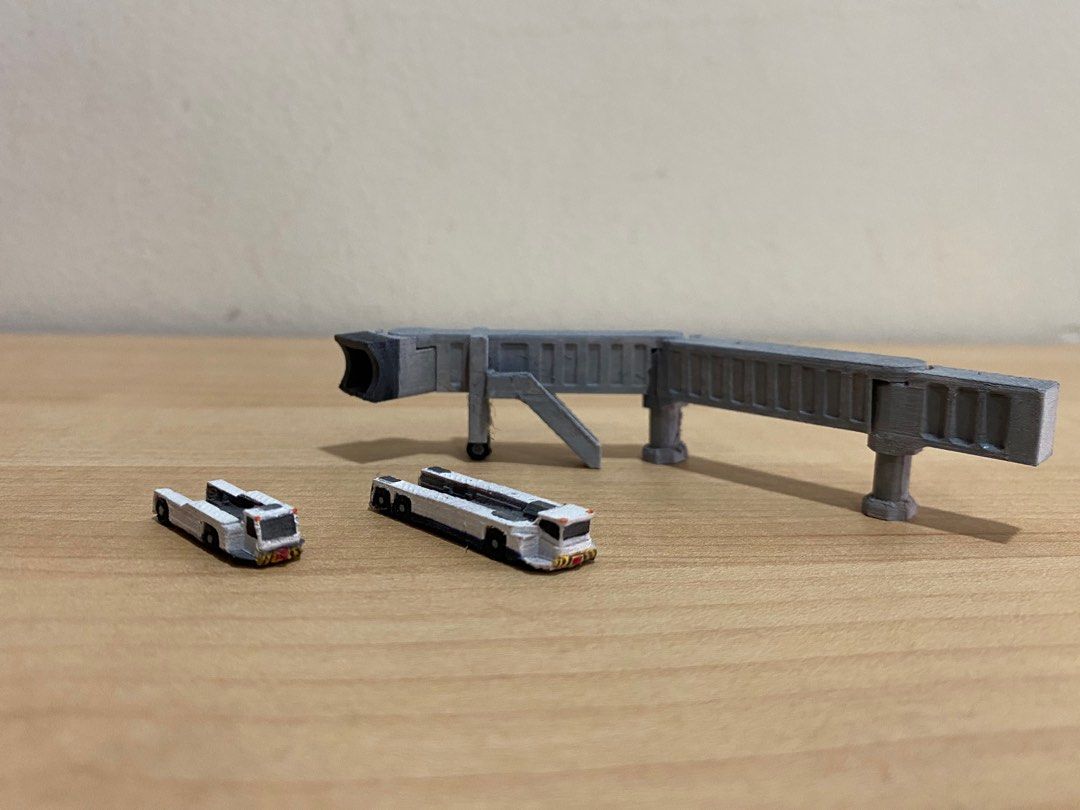 1:400 Scale Pushback truck GSE, Jetway for plane model. 3D printed ...