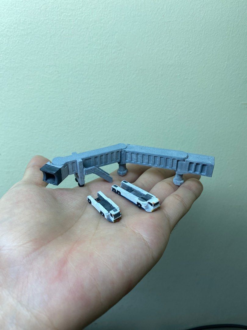 1:400 Scale Pushback truck GSE, Jetway for plane model. 3D printed ...