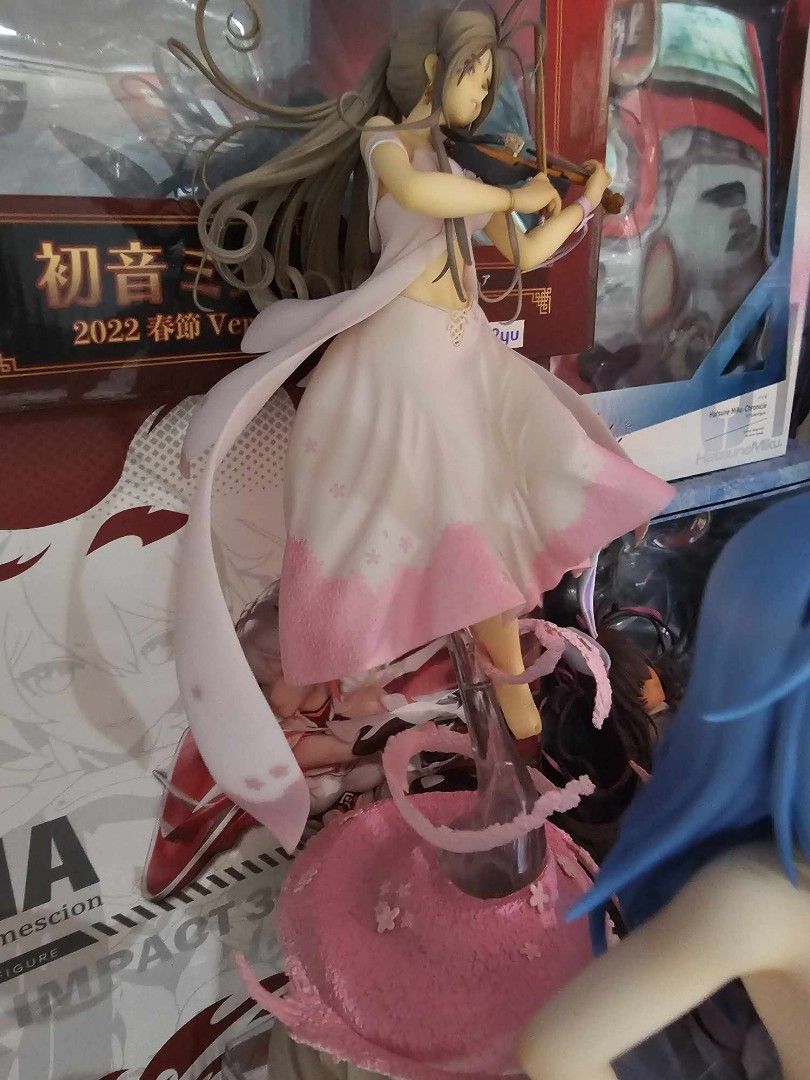 Anime and gaming scaled figures bib fate, honkai,Miku,rimuru, saber ...